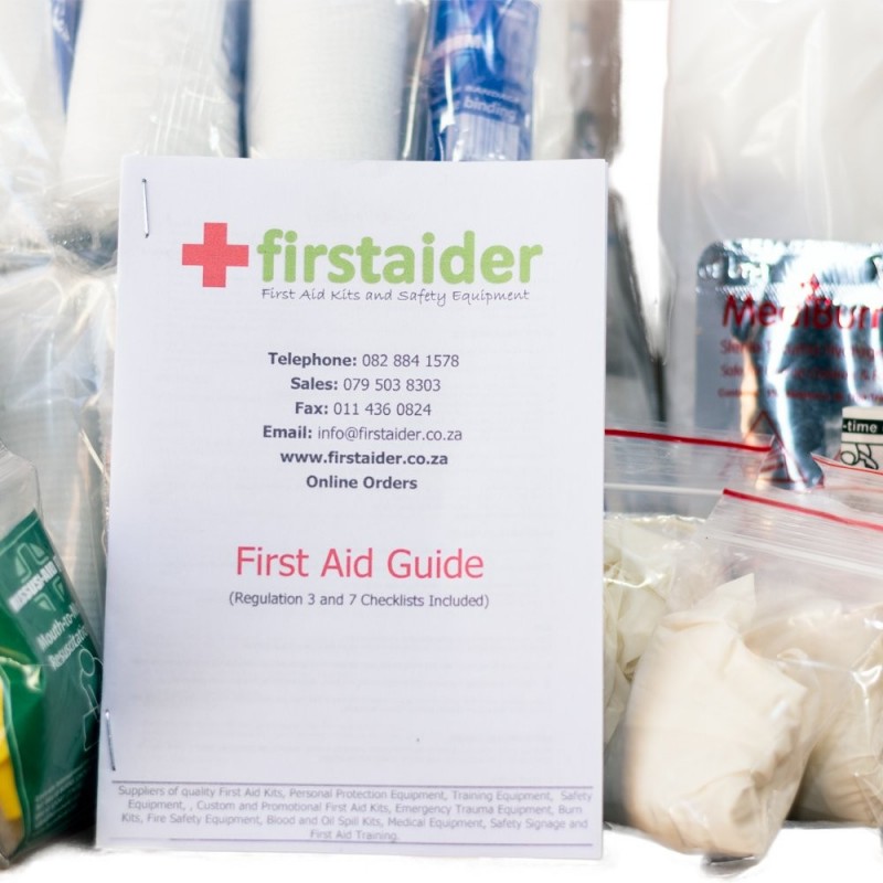 Regulation 3 First Aid Kit (5-50 Persons) in Plastic Box - GeeWiz